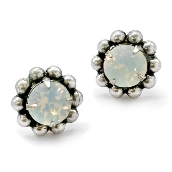 Classic stud - WO – La Contessa by Mary DeMarco